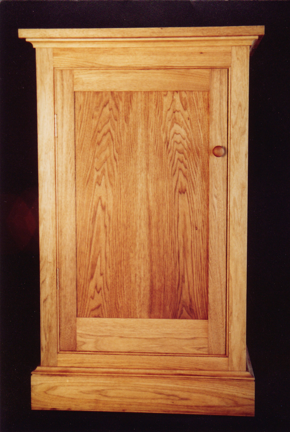 Butternut Audio Cabinet – Sentesy Solid Woodwork
